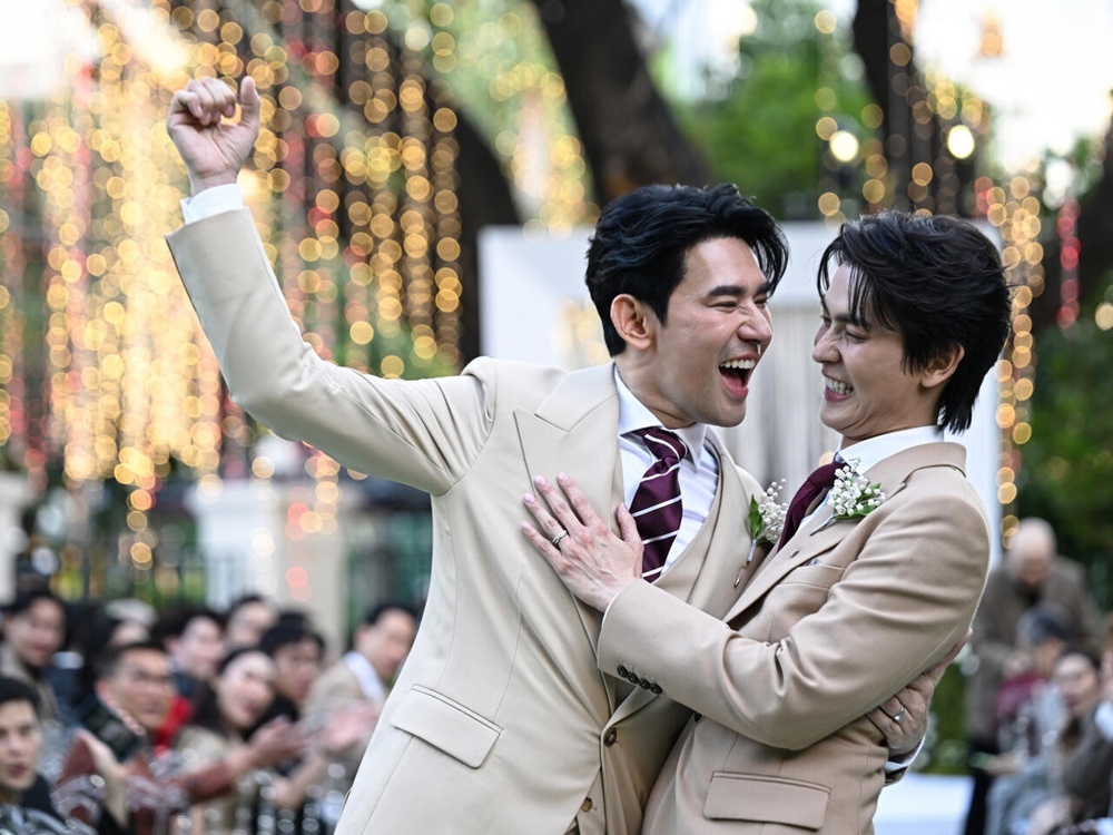 Hundreds to wed as Thai same-sex marriage law comes into force