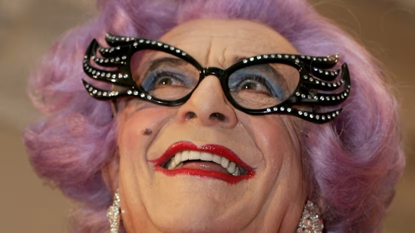 'Dame Edna' comic Barry Humphries celebrated at Australian state memorial