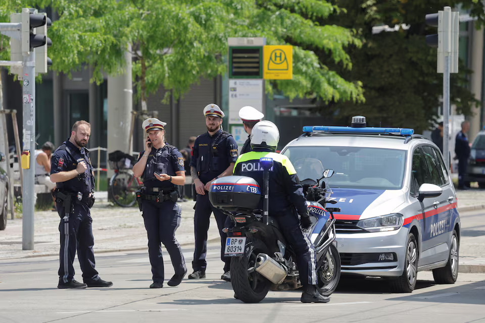 Gunman kills at least nine in attack on Austrian secondary school
