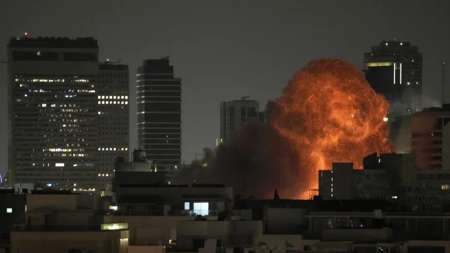 Chinese flee Iran overland by bus to safety of neighbouring countries