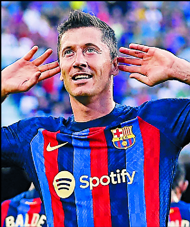 Barca coach counts his Lewandowski blessings