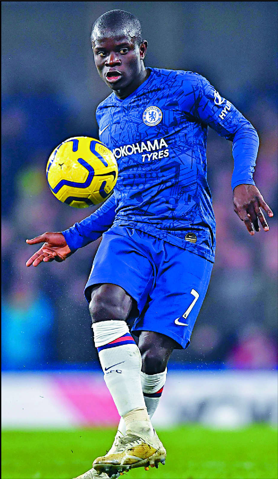 Chelsea mind the gap as United crunch looms