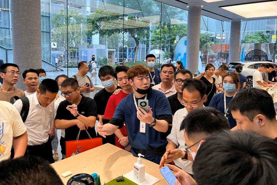 Teardown of Huawei's new phone shows China's chip breakthrough