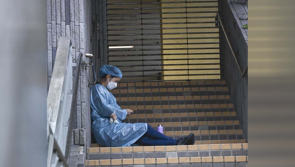 Brain fog and aches hound patients a year on