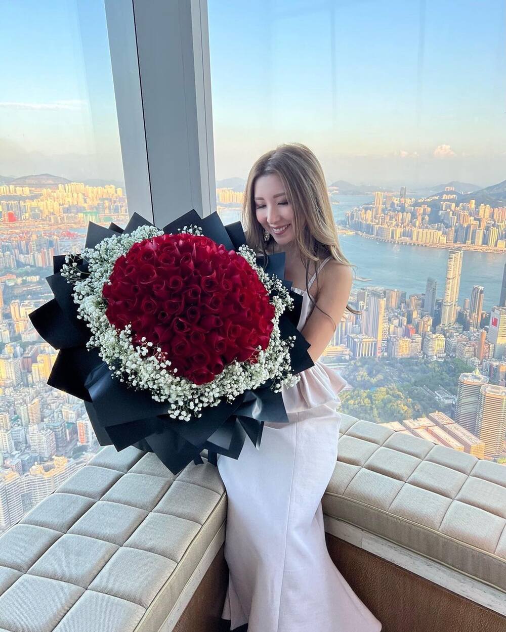 "He finally proposed and she said yes!” Singer Kayee Tam misled netizens