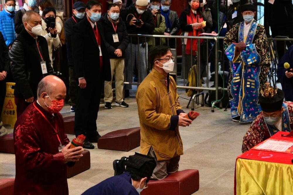Heung Yee Kuk chief draws 'neutral' fortune stick, warns against ...