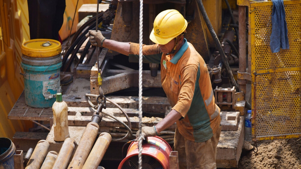 Lawmakers divided on the importation of foreign labor