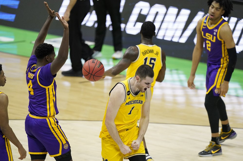 (US college basketball) Wolverines wear down the Tigers