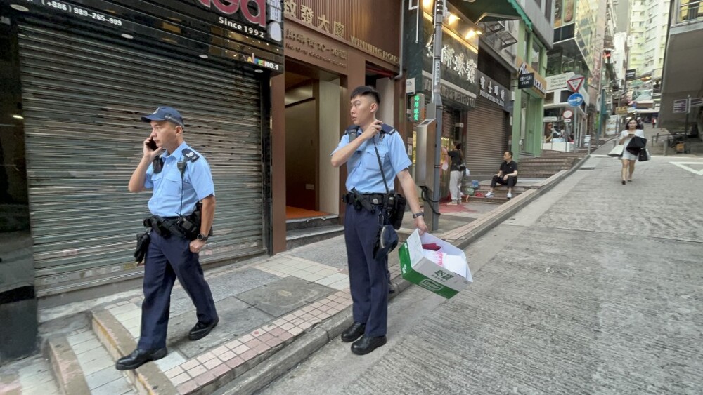 Central jewelry store vandalized with red paint