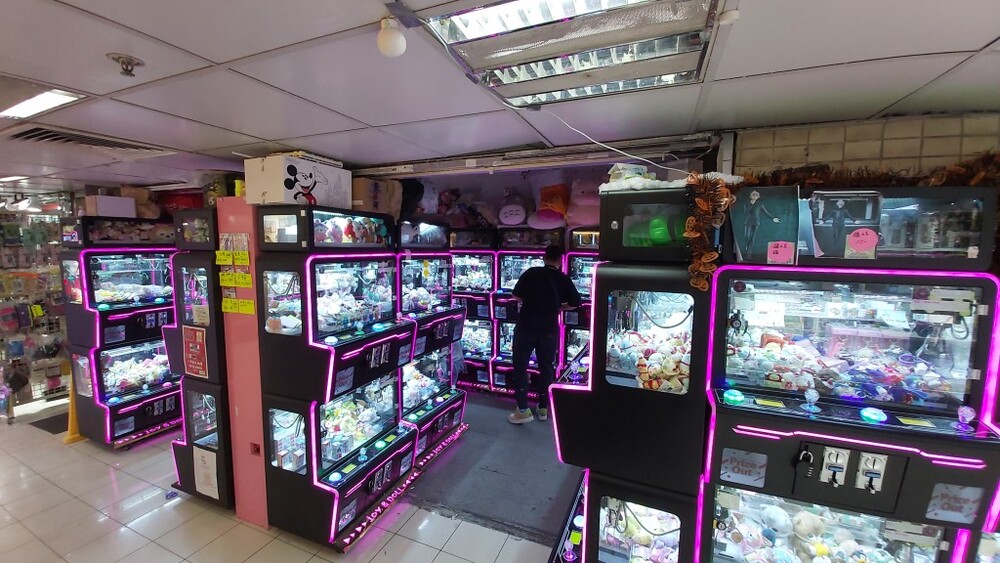 Rigged? Consumer watchdog says complaints about claw machine games more ...