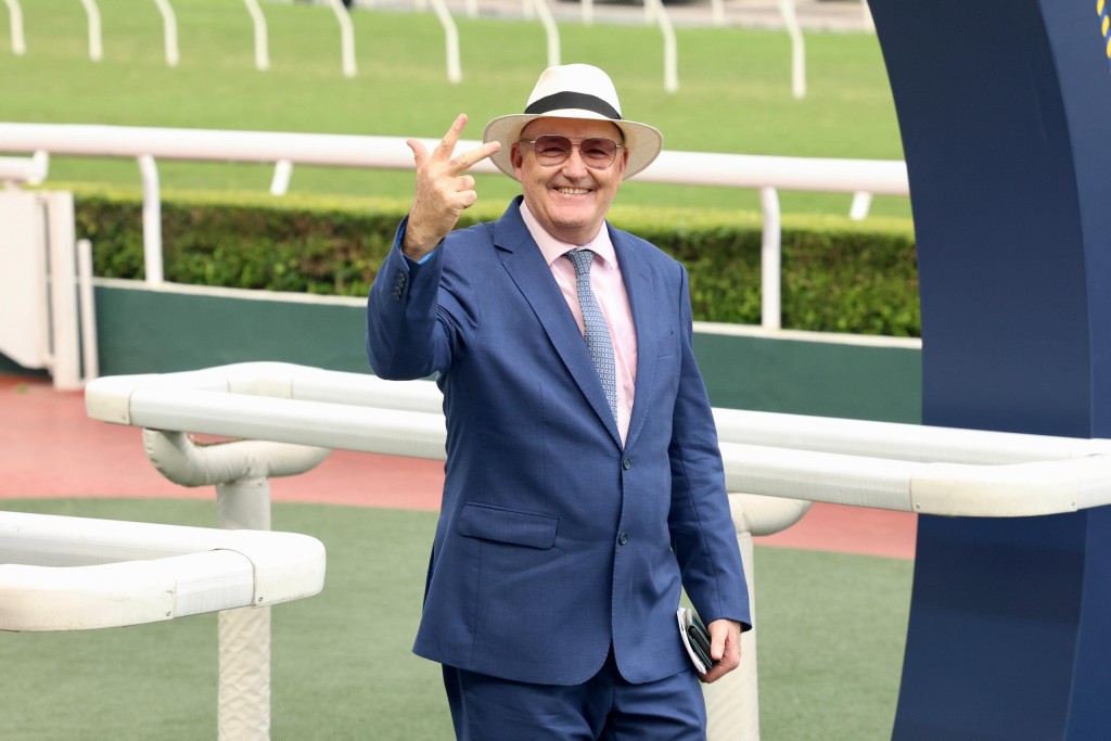 David Hayes creeps closer to championship leader John Size