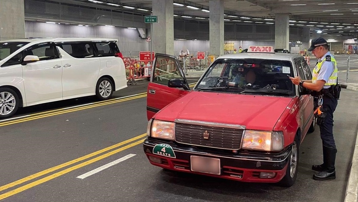 Undercover operation arrests 68-year-old taxi driver for charging triple fare in Tsim Sha Tsui