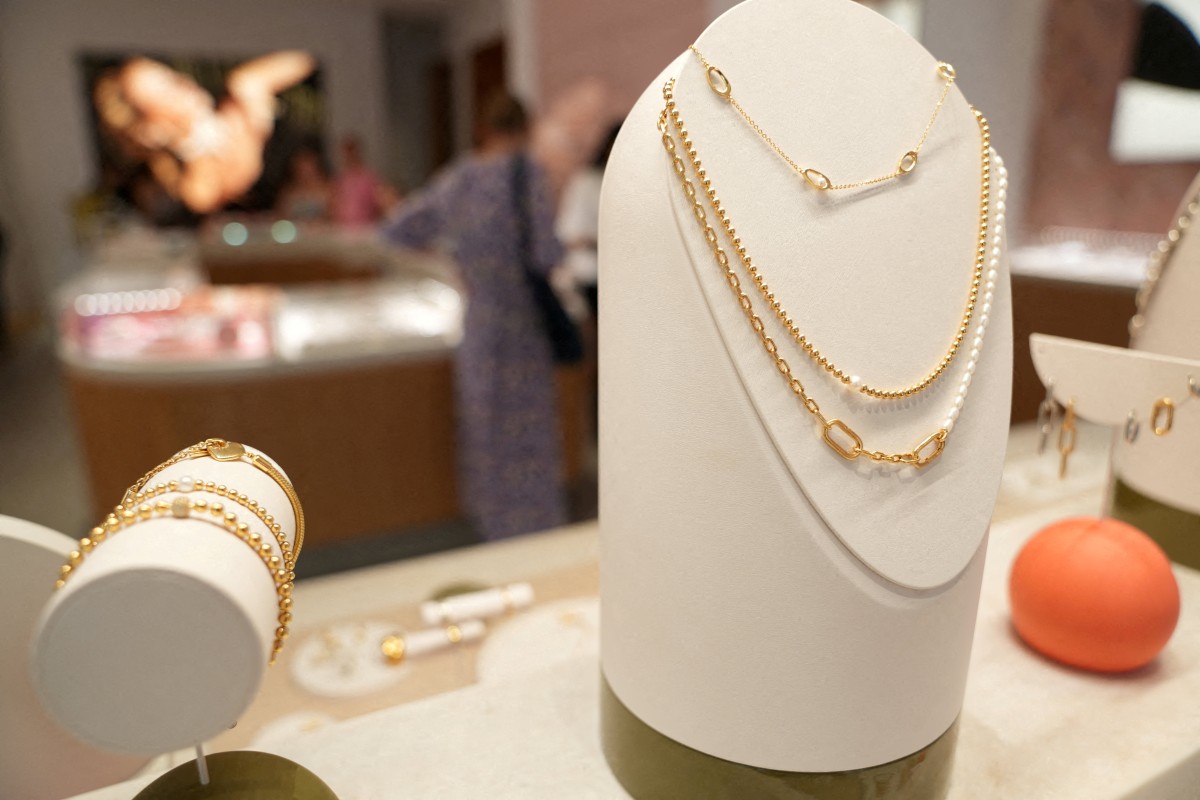 Silver rally puts jewelry maker Pandora business model at risk ...