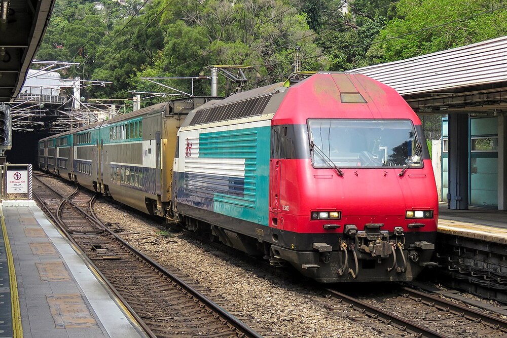Guangzhou–Kowloon double-decker trains new addition to MTR exhibition