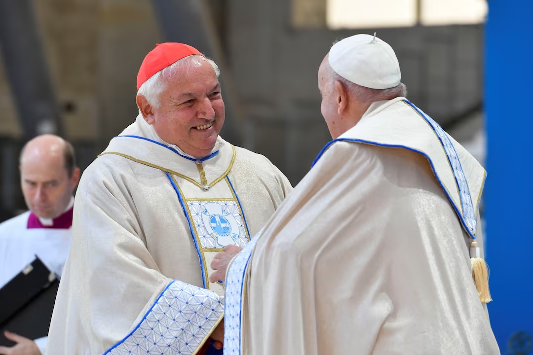 Which cardinals are seen as contenders to be the next pope?