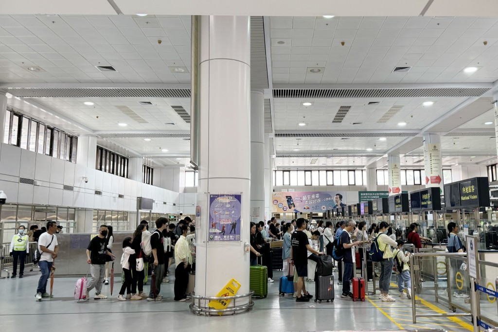 ImmD records over 187,000 passenger trips on National Day, including ...