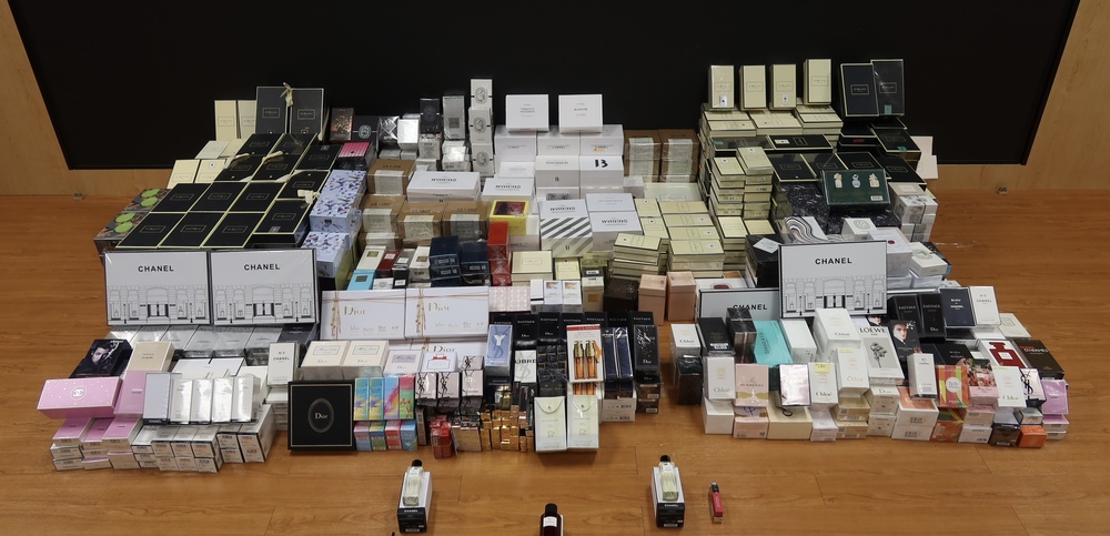 One arrested as Customs seizes HK$360,000 worth of fake cosmetics products