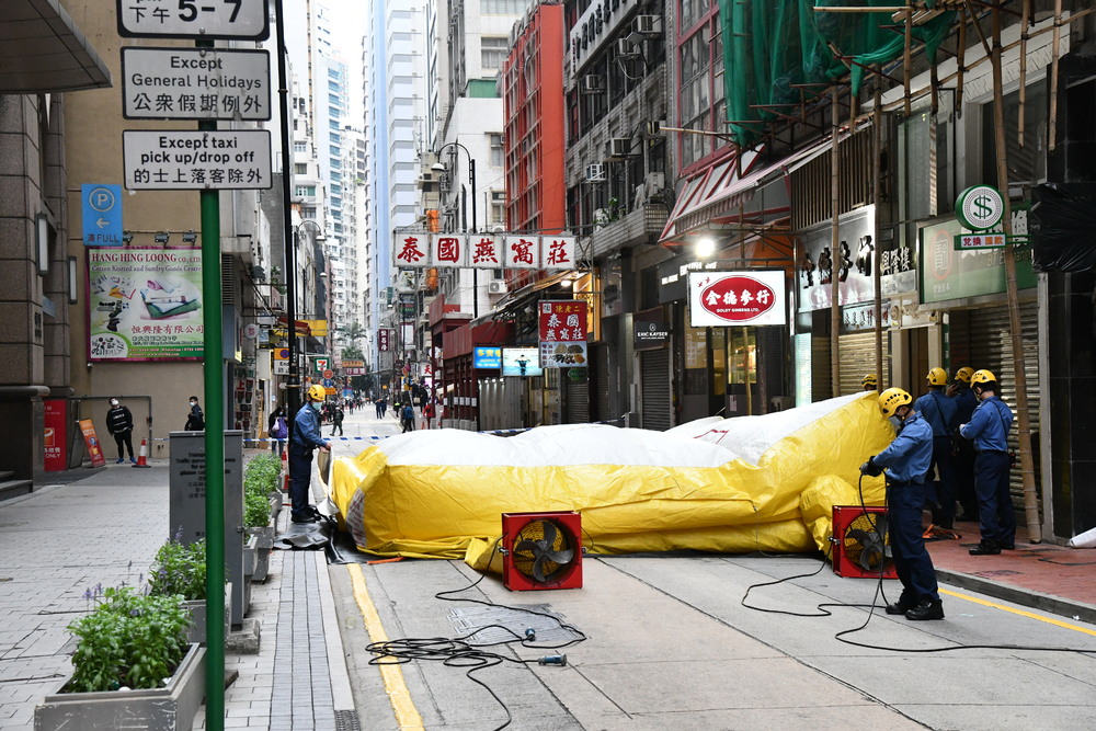 Dangling man saved as jobless fears rise