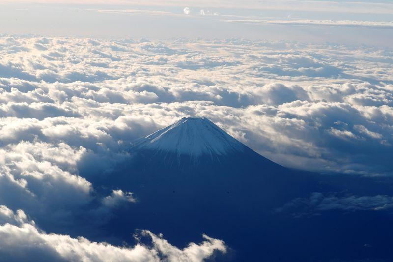 Japan town to block Mount Fuji view from troublesome tourists