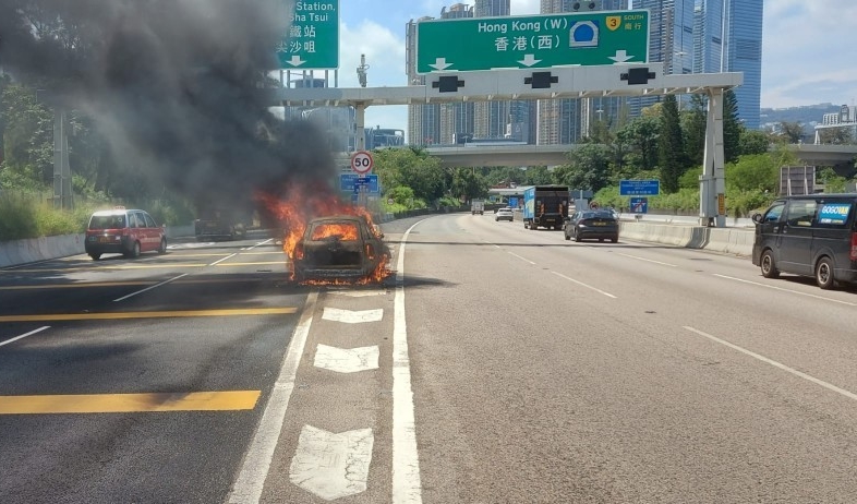 Driver escapes unharmed from burning car on West Kowloon Highway
