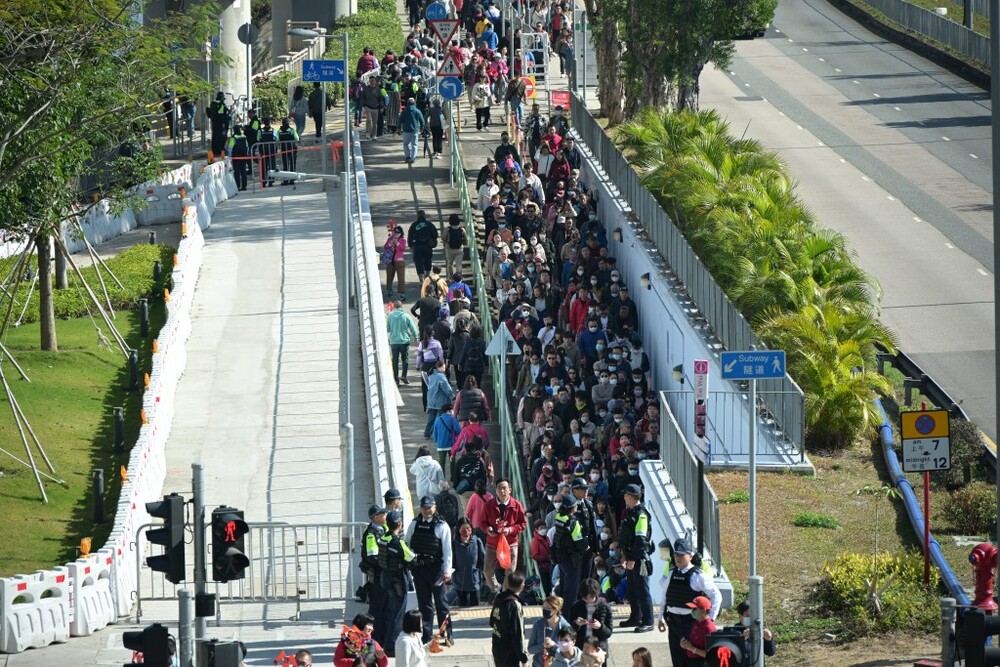 More than 23,000 visitors head to Che Kung Temple for good fortune