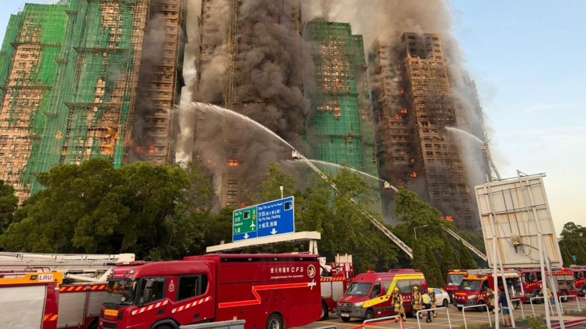 John Lee: HK has enough staff for Wang Fuk Court fire fight
