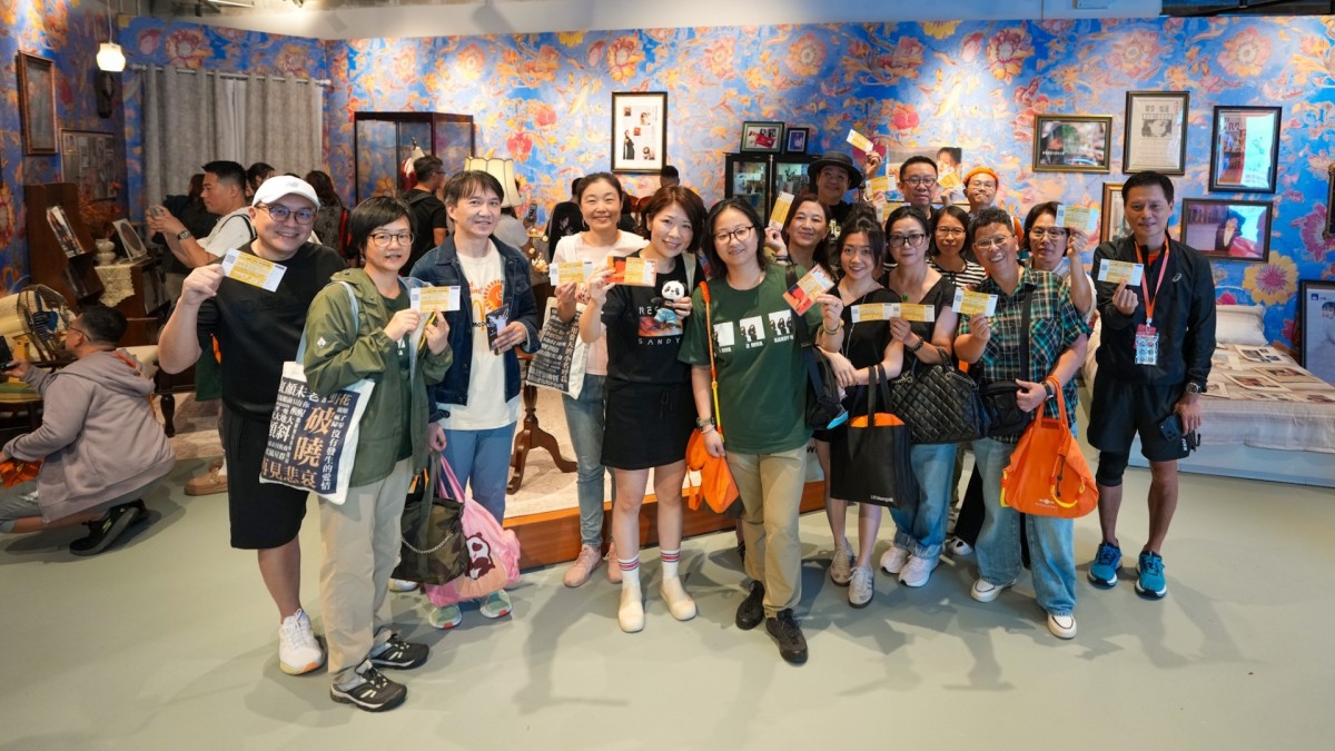 Sandy Lam returns to HK after 9 years, fans flock to Kai Tak as ticket ...