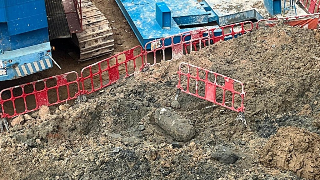 Suspected WWII-era bomb uncovered at Quarry Bay construction site