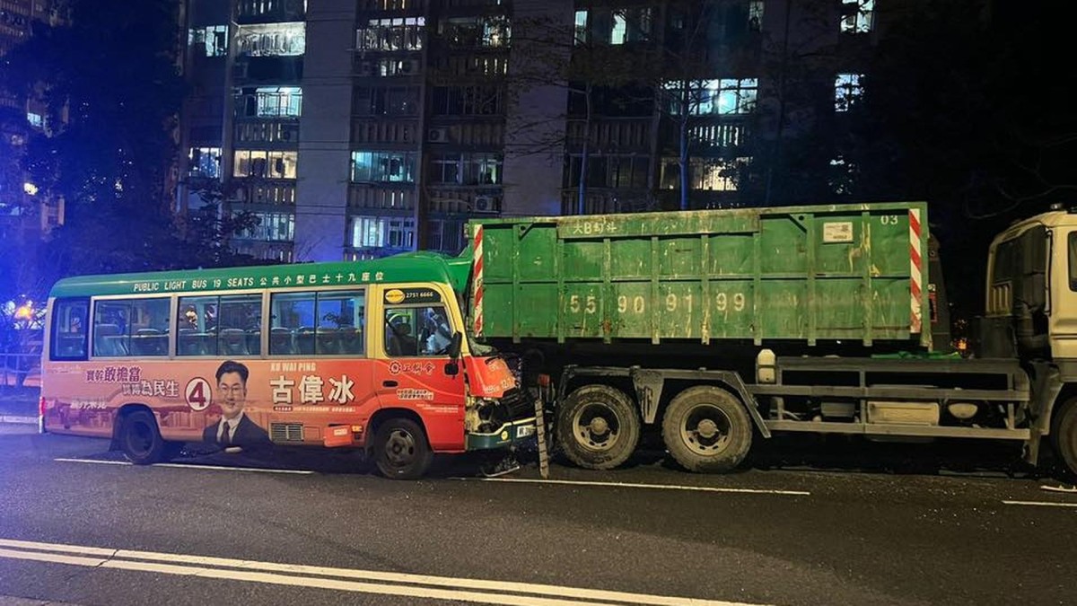 7 injured after minibus slams into parked truck in Tai Wai
