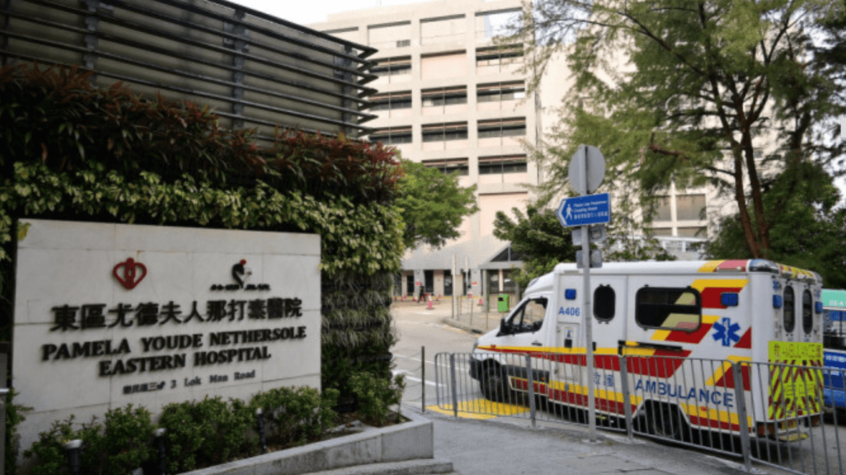 Female pedestrian hit by bus in North Point, suffers limb abrasions