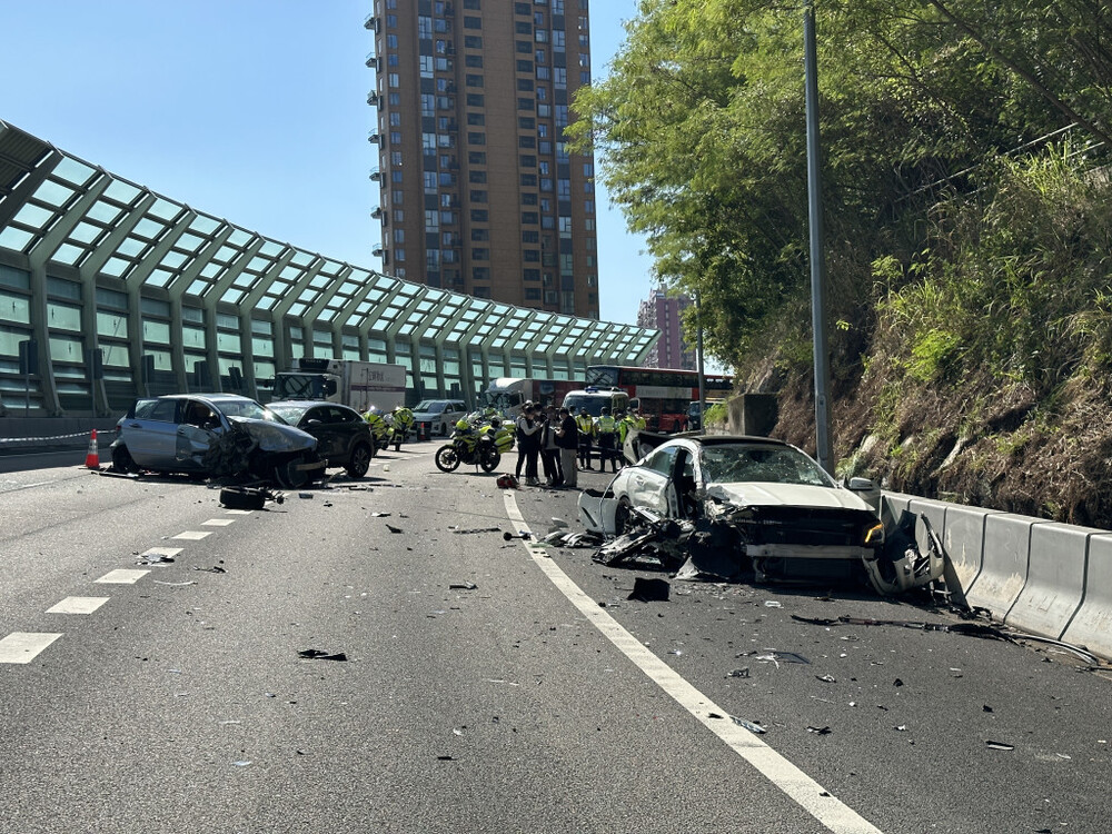 Police chase ends in three-car pile-up in Tuen Mun, three injured