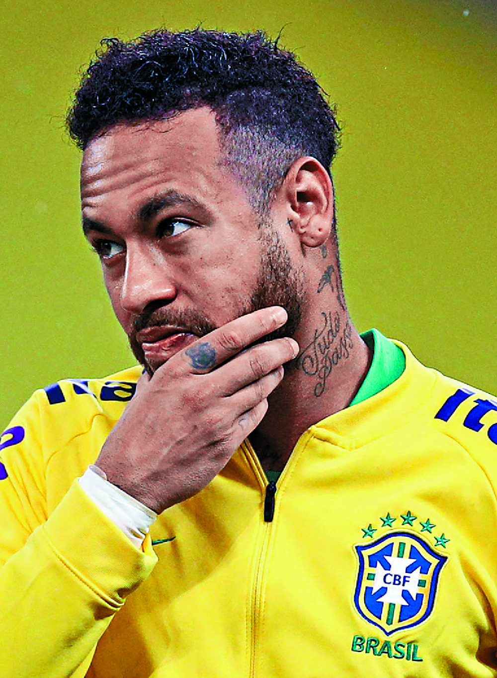 Neymar in deep water for building lake near Rio