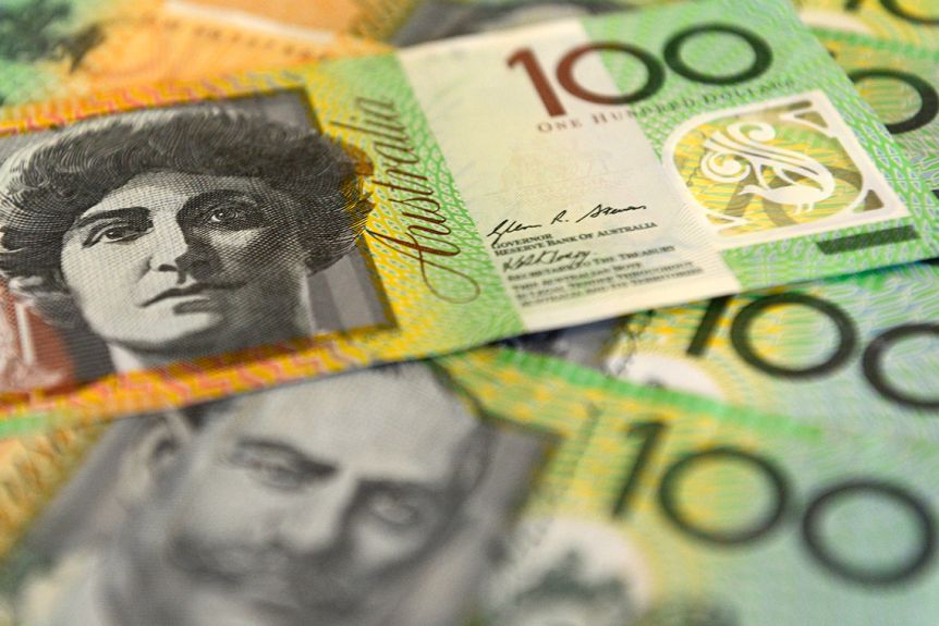 Aussie, kiwi holding steady