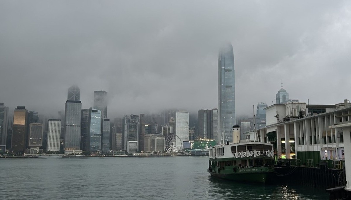 Amber rainstorm warning issued at 5.15am, heavy rain expected to continue