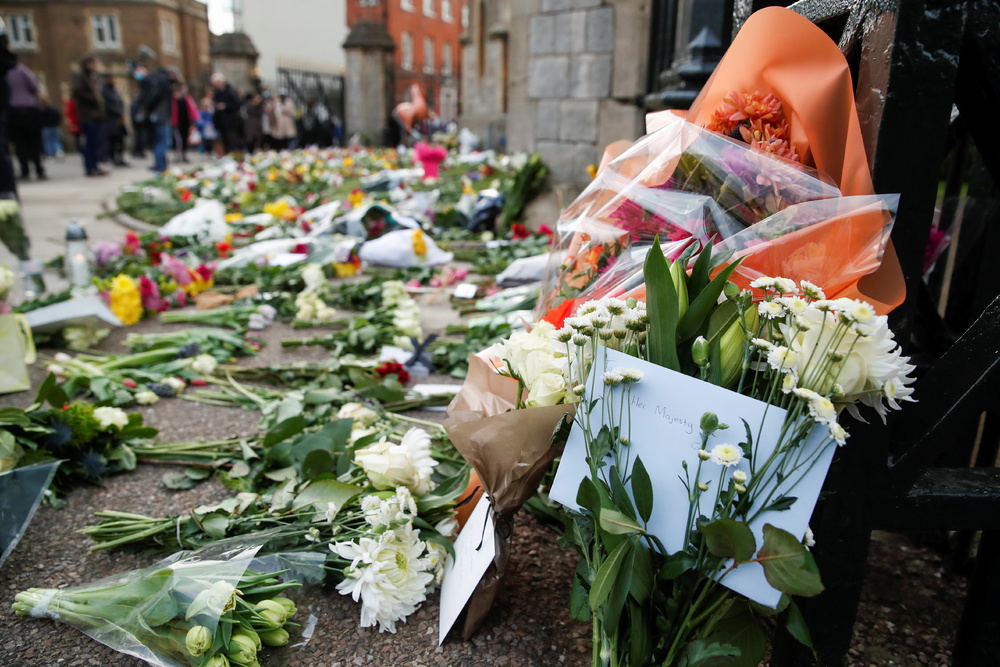 (Tributes to Prince Philip) Britain mourns Prince Philip's death with ...
