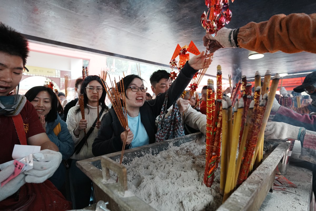 Che Kung Temple bustles with devotees seeking good fortune