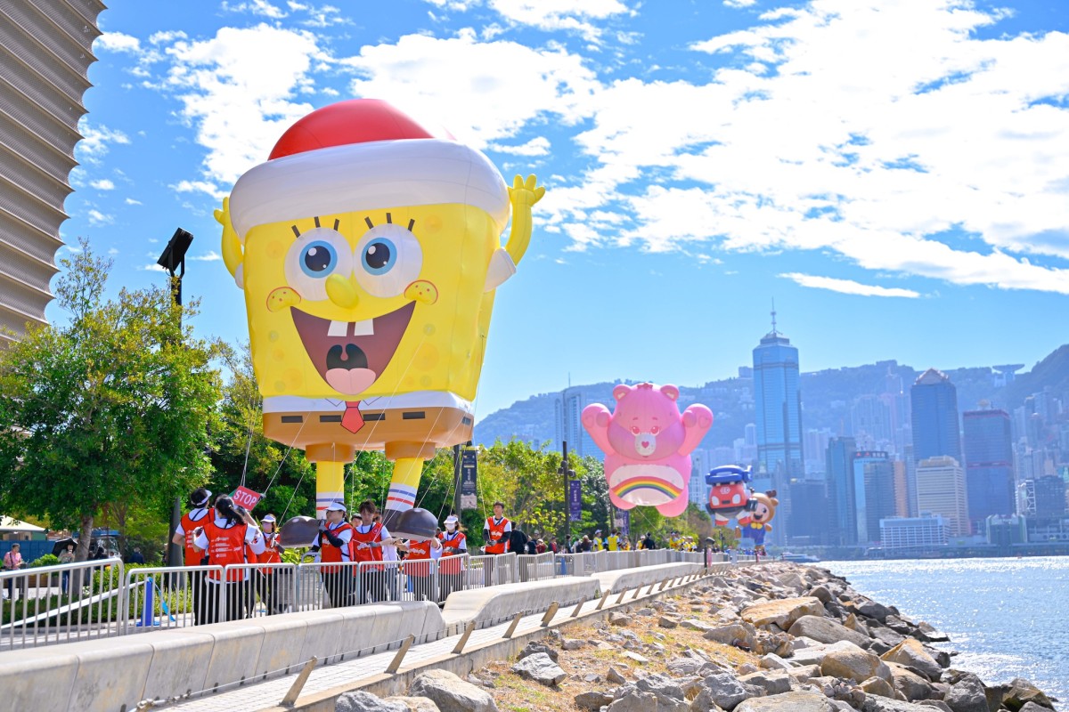 Giant characters take flight at WestK as Merry Balloon parade caps off ...