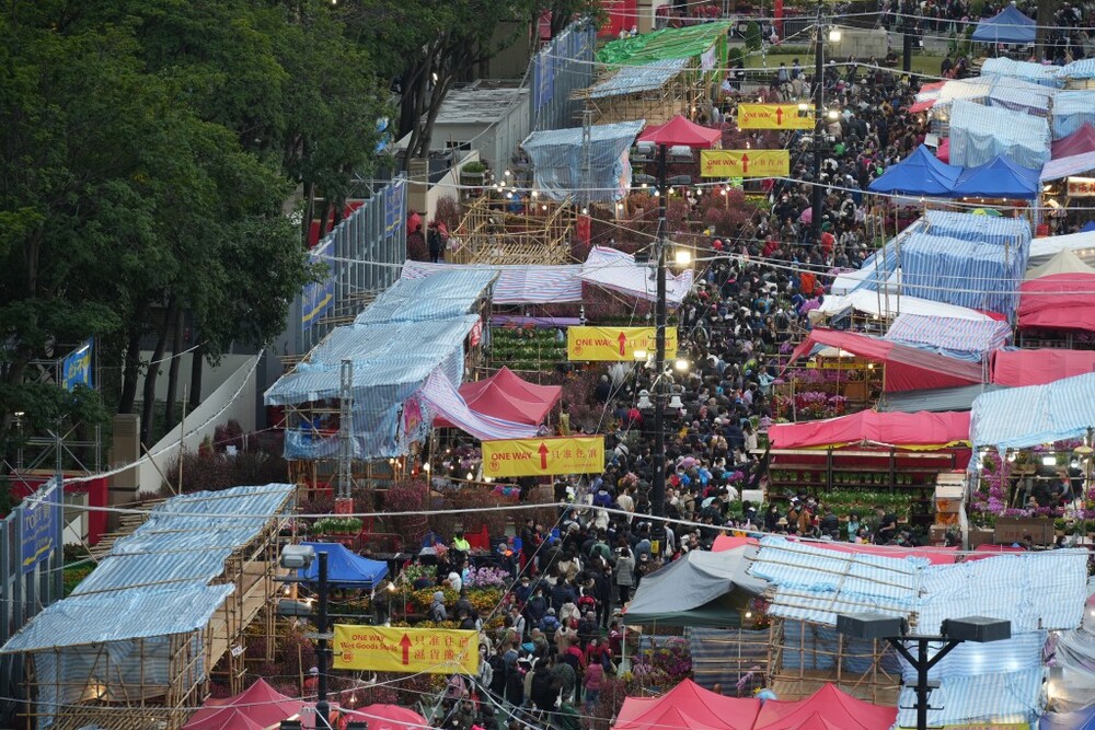 Last-minute LNY deals at Victoria Park fair