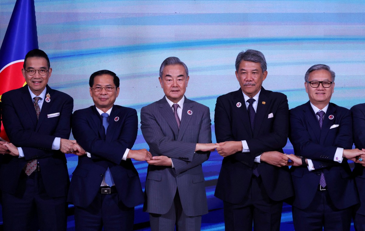 Malaysia says China will sign Southeast Asia nuclear weapons free zone ...