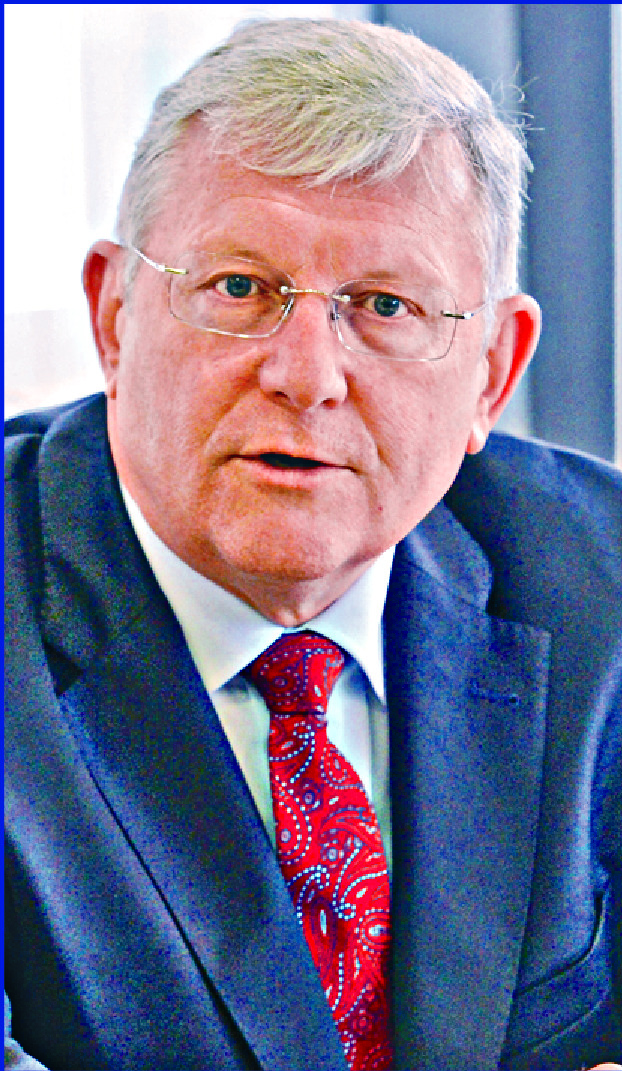 Cultural hub chief Pescod 'told to go'