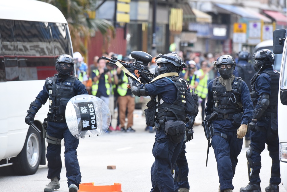 Police failing to show distinctive identification breaches Bill of Rights