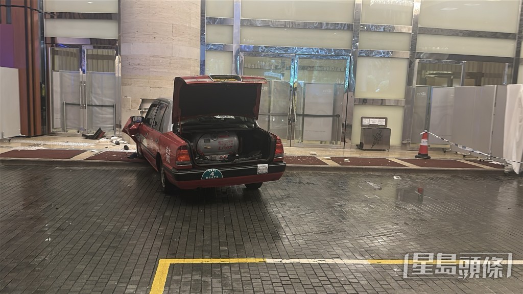 Filipino tourist killed in sudden taxi collision outside Tsuen Wan hotel