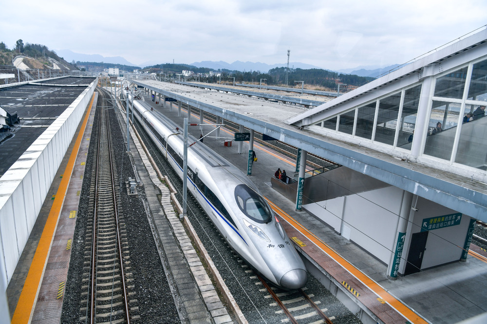 China plans ‘silver trains’ to encourage aging boomers to travel