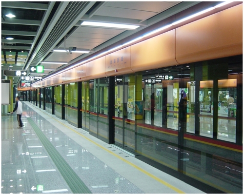 Guangzhou Metro launches credit card tap gates