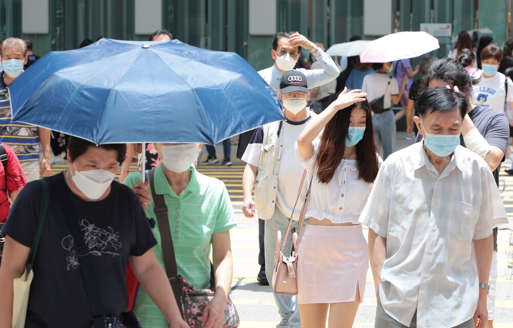 Hong Kong records hottest day of the year so far, with warm spell ahead