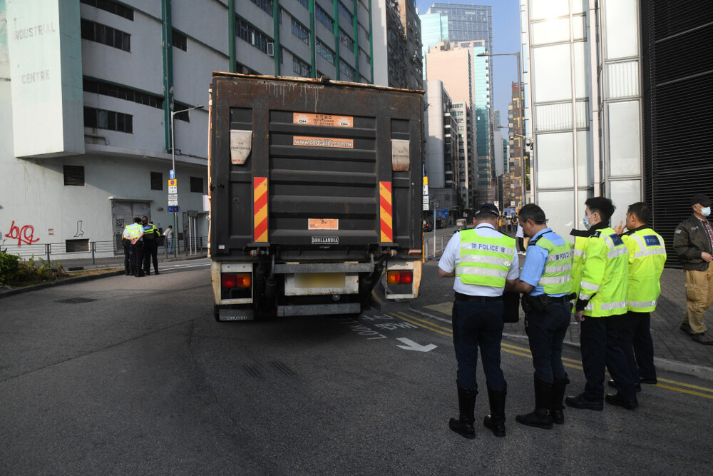 Pregnant woman hit by truck dies after two days in hospital