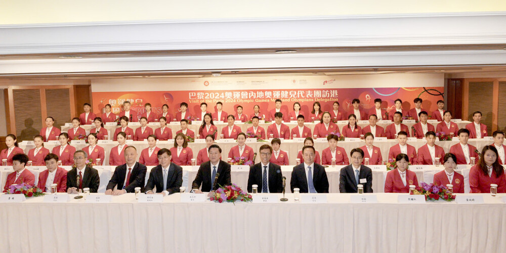 Chinese elite athletes encourage bravery to chase dreams