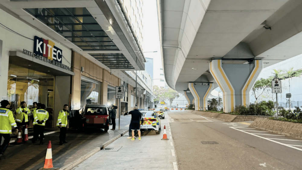 Taxi driver fatally crashes into KITEC wall