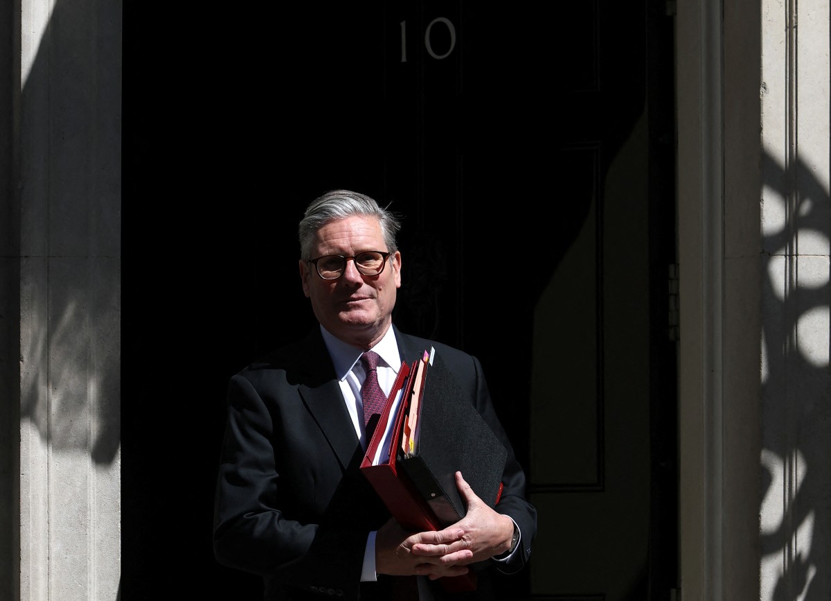 UK's Starmer, Reeves ditch budget plan to increase income tax rates, FT ...