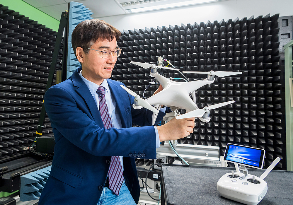 Innovative programmable periscope developed to enhance drone detection ...